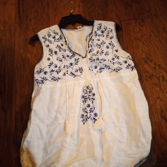 Artisan Ny | Tops | Artisan Ny Medium Sleeveless Linen Embroidered ...